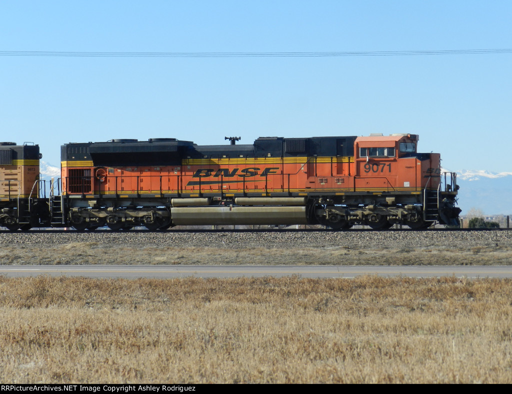 BNSF 9071